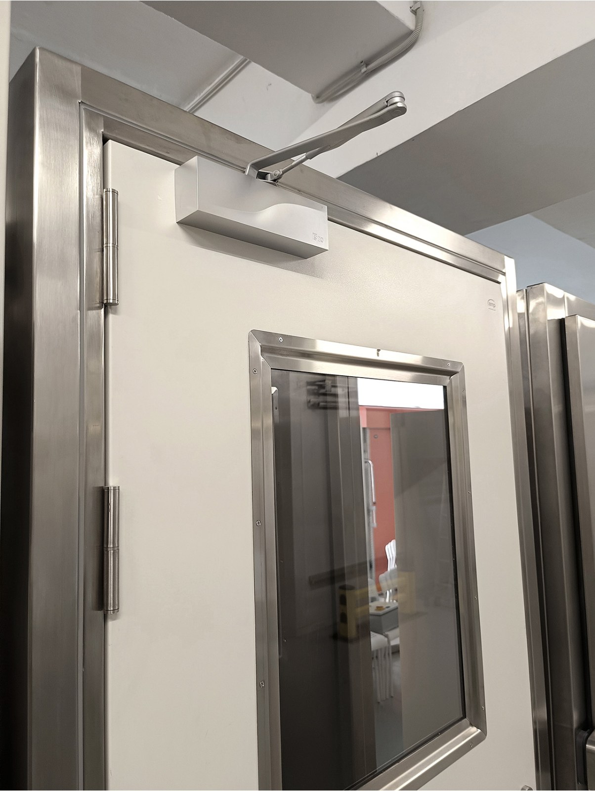 Food processing doors | American Motors Pilalis (AMP)