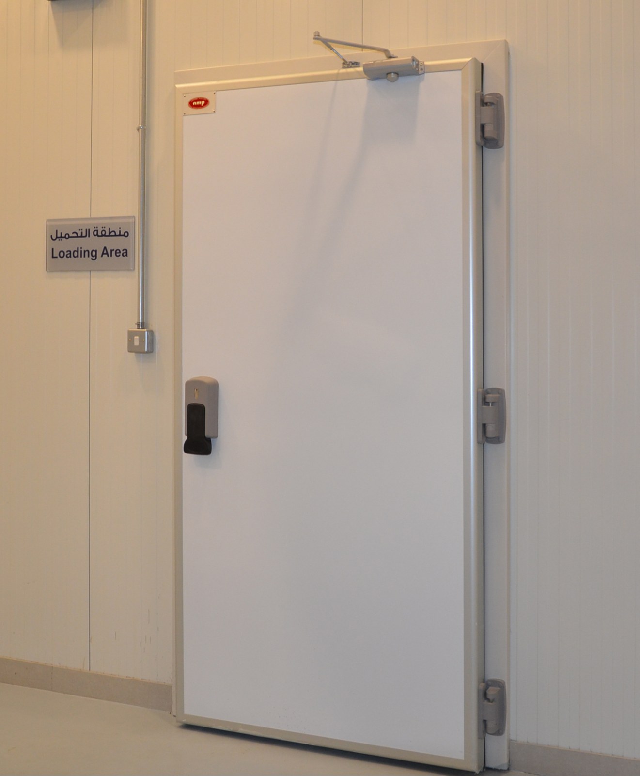 Hinged door for cold storage room | American Motors Pilalis (AMP)